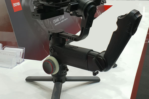 Zhiyun Crane 3 Lab -- 1- bis 2-Hand Gimbal mit HDMI-Transmitter für ...